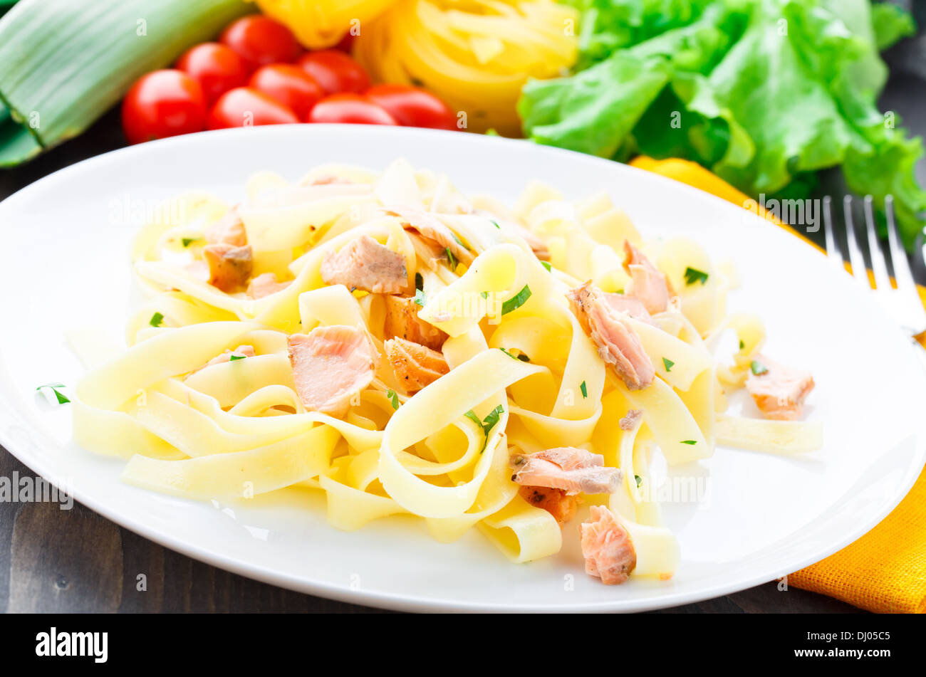 Fettuccini with seafood hi-res stock photography and images - Alamy