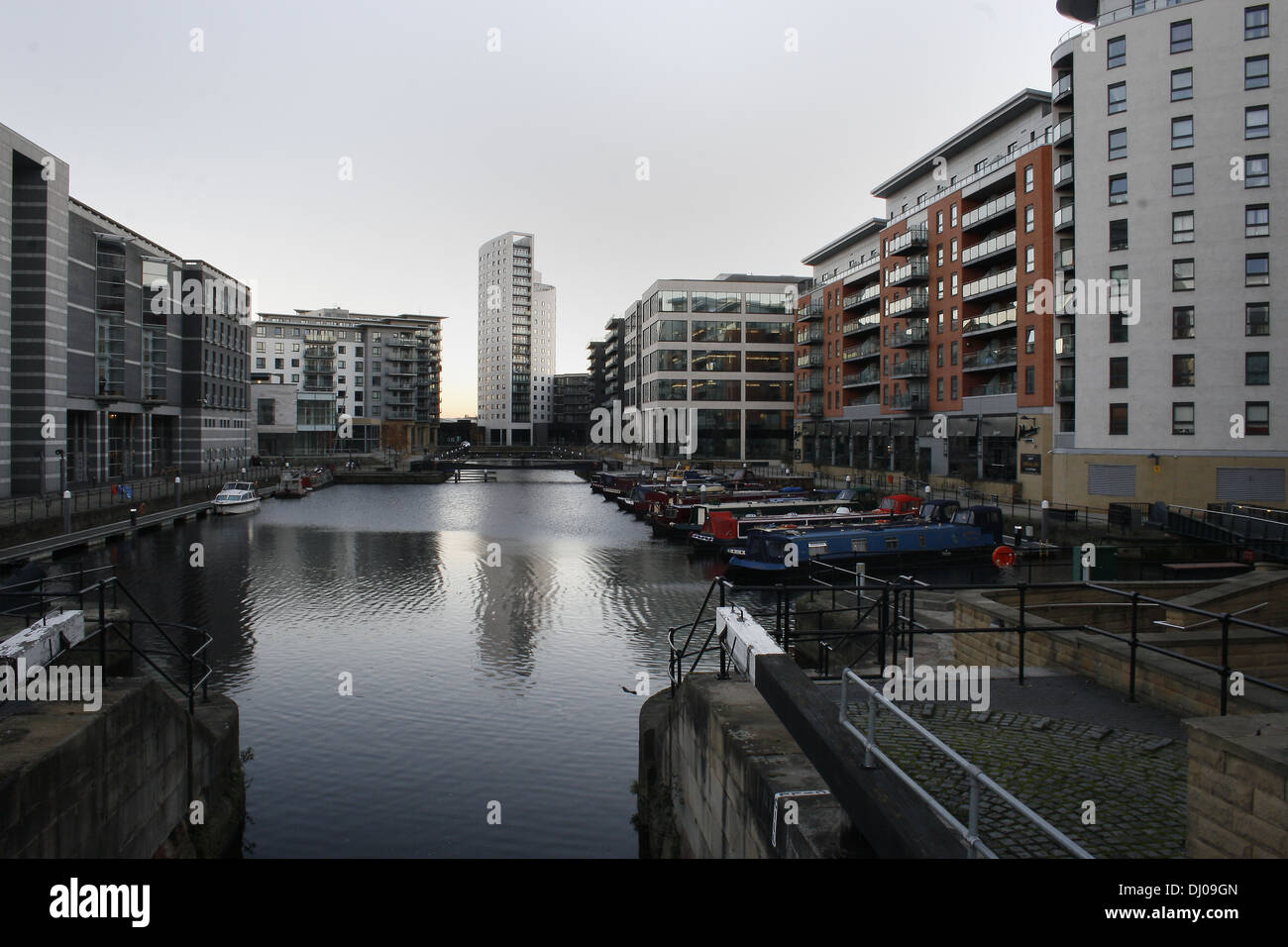 Granary wharf hi-res stock photography and images - Alamy