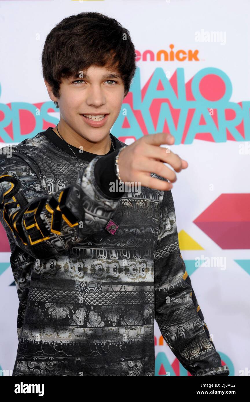 Los Angeles, CA, USA. 17th Nov, 2013. Austin Mahone at arrivals for The ...