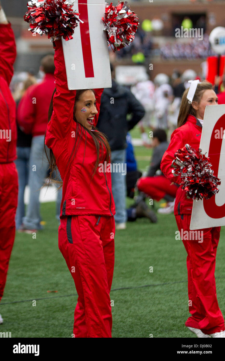 Champaign, Illinois, USA. 16th Nov, 2013. Ohio State cheerleader ...