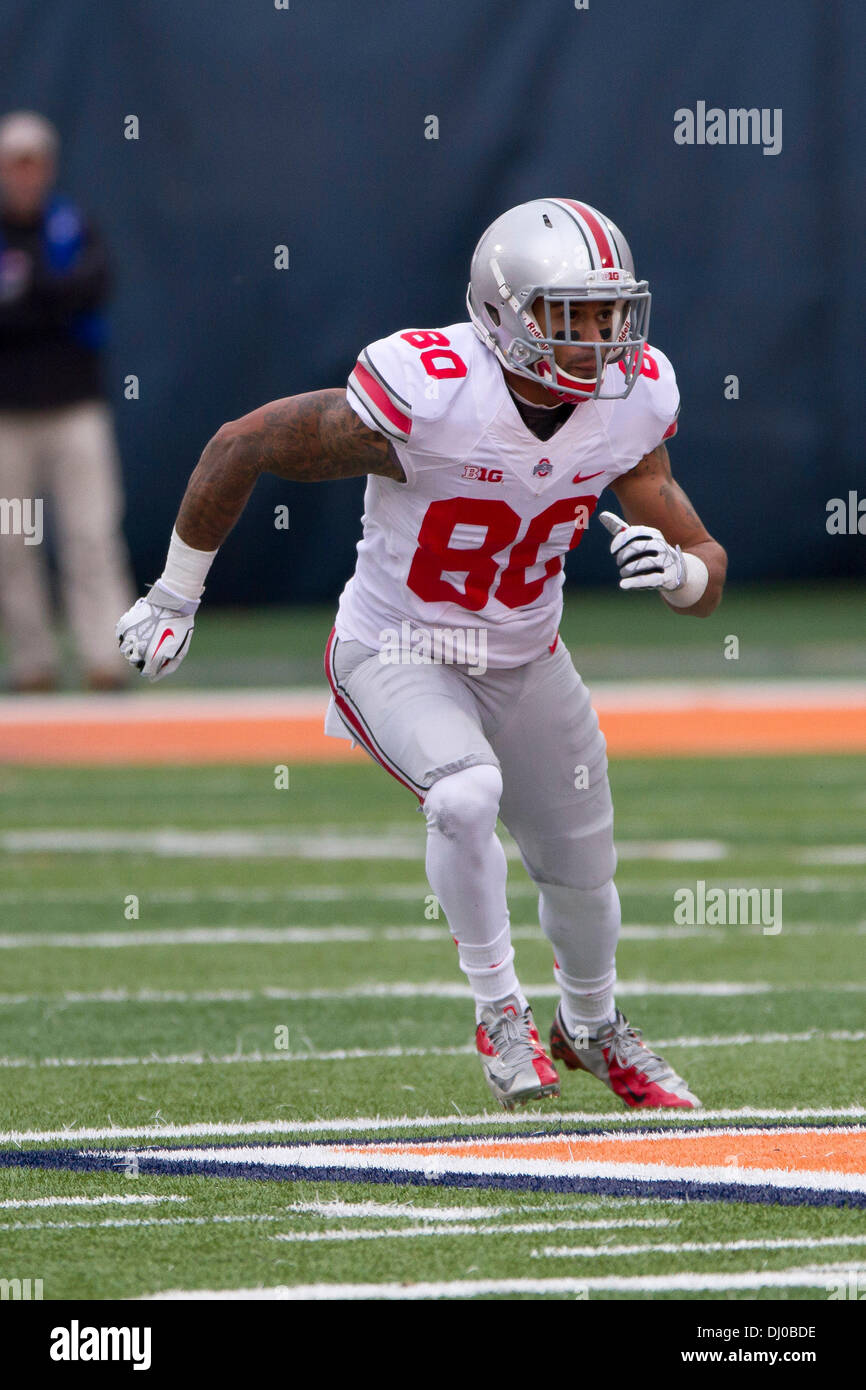Champaign, Illinois, USA. 16th Nov, 2013. Chris Fields (80) runs a ...