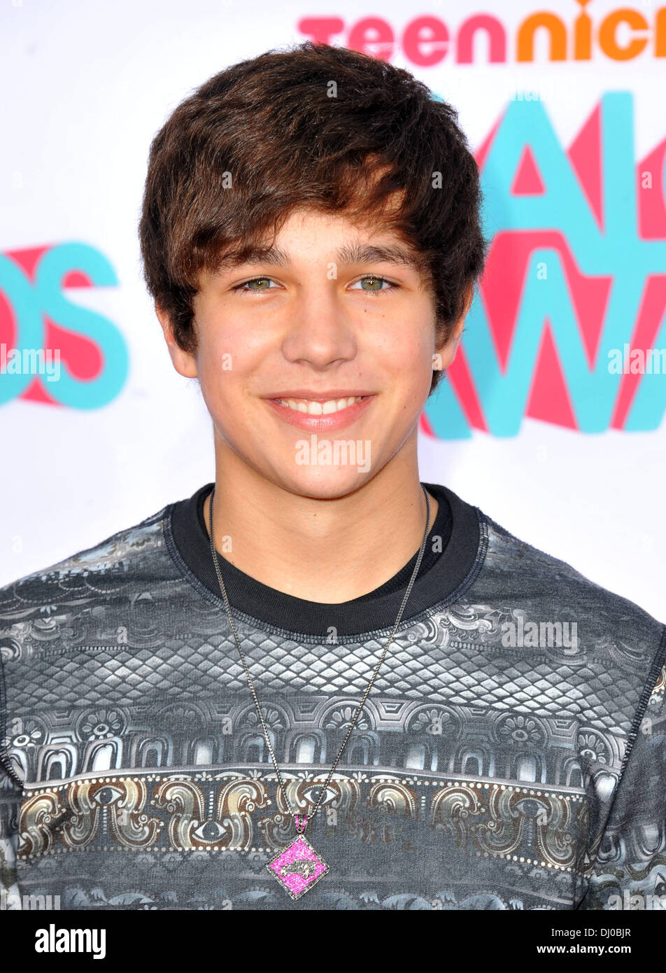 Los Angeles, California, USA. 17th Nov, 2013. Austin Mahone attending ...