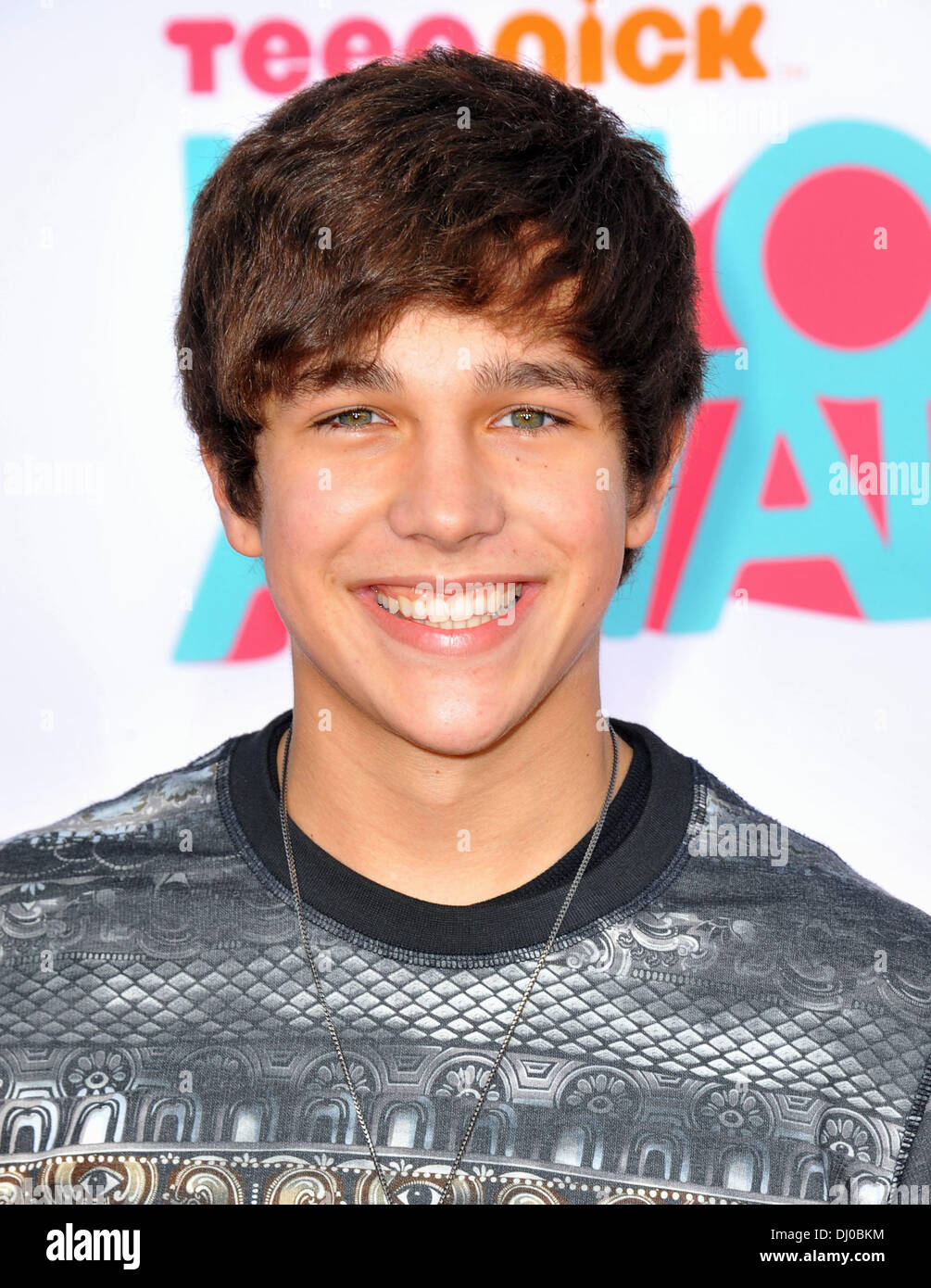 Los Angeles, California, USA. 17th Nov, 2013. Austin Mahone attending ...