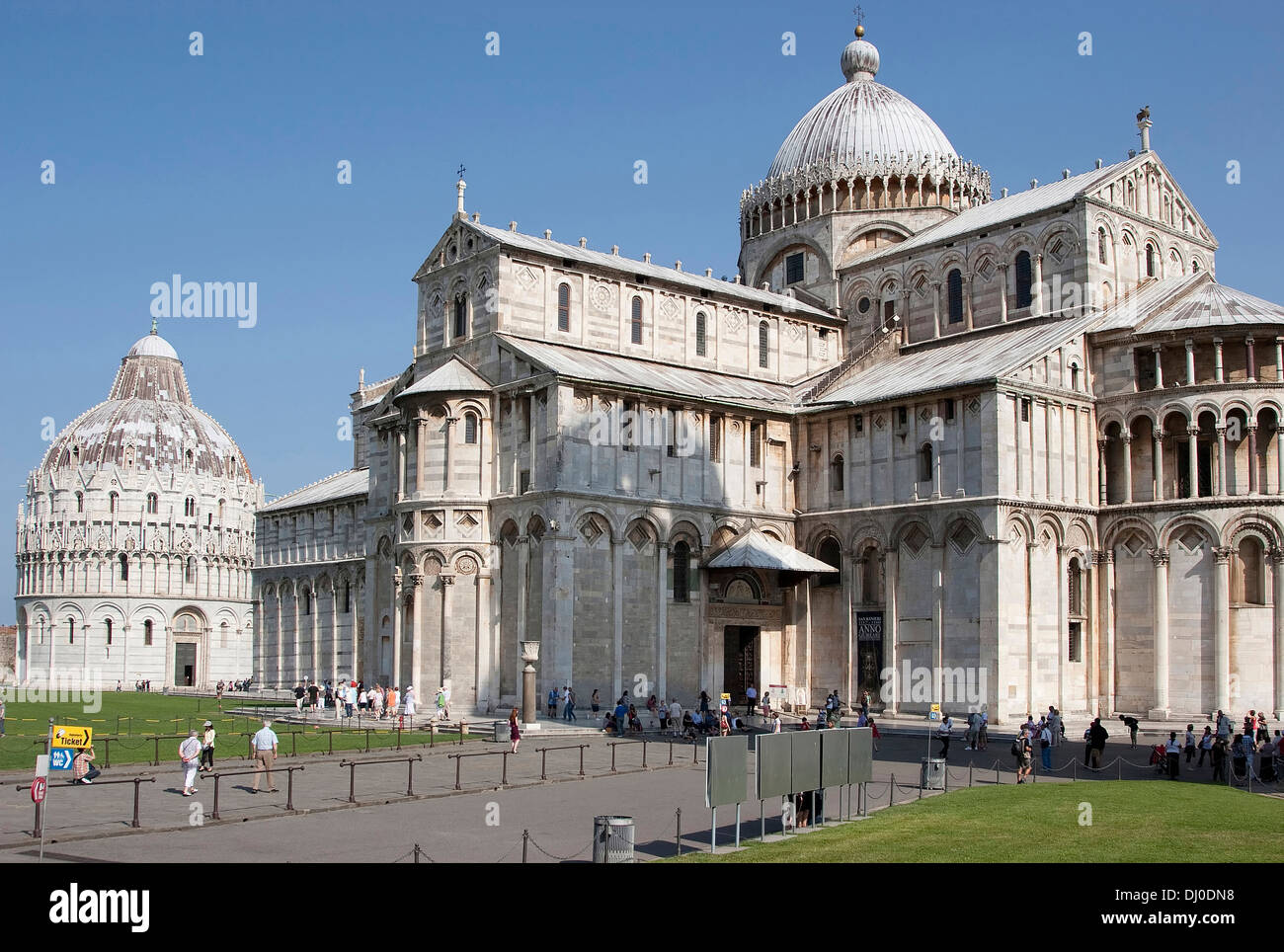 Duomo baptistry hi-res stock photography and images - Alamy