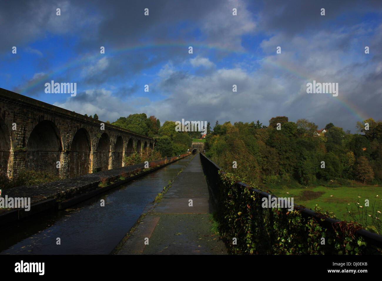 Chirk aqueduct hi-res stock photography and images - Alamy