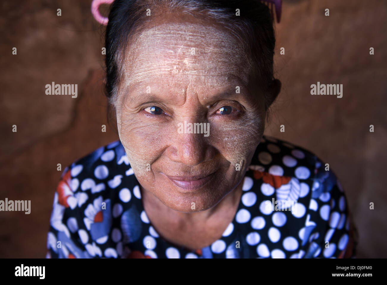Portrait of burmese old woman hi-res stock photography and images - Alamy