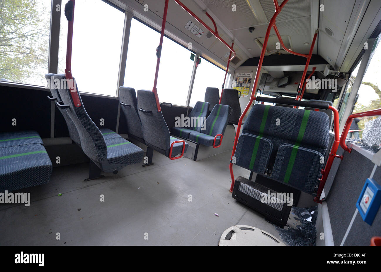 Vechta, Germany. 18th Nov, 2013. The school bus has hit a tree in an ...