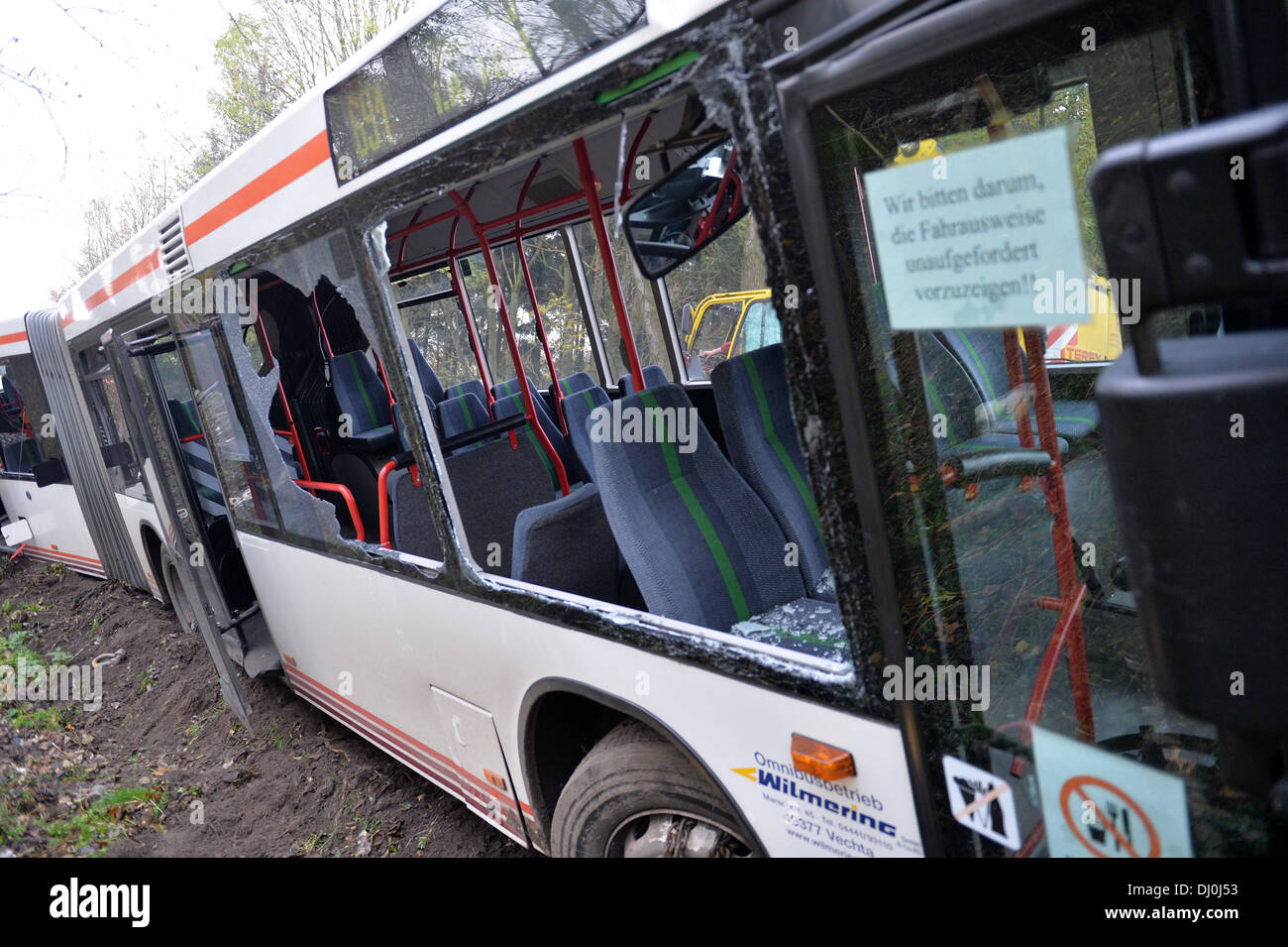 Vechta, Germany. 18th Nov, 2013. The school bus has hit a tree in an ...