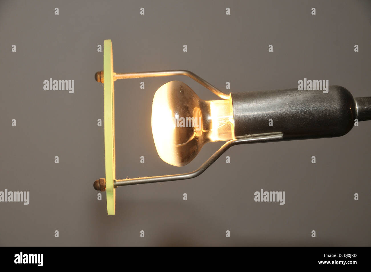 Incandescent light bulb hi-res stock photography and images - Alamy