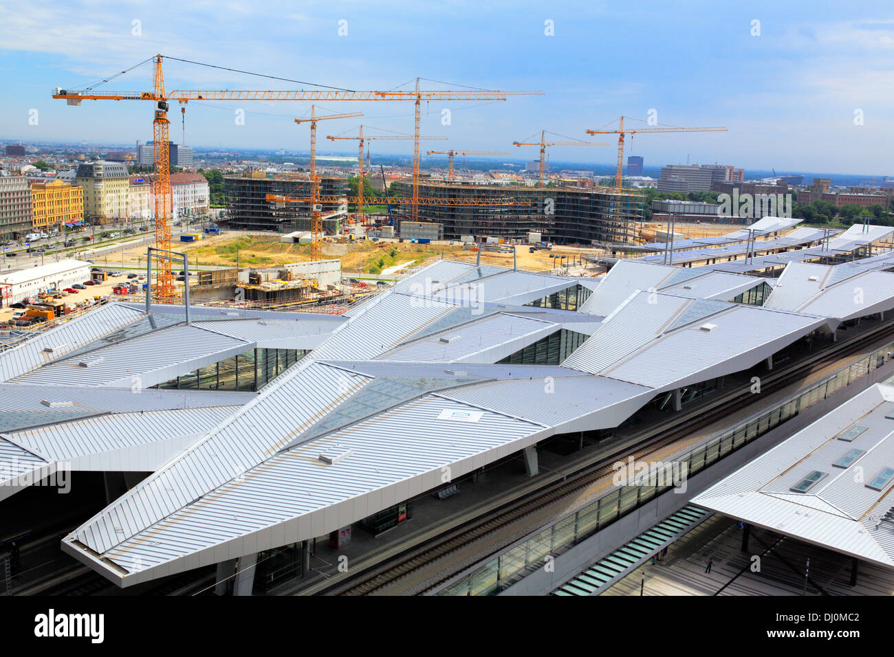Construction wien hauptbahnhof central train hi-res stock photography ...