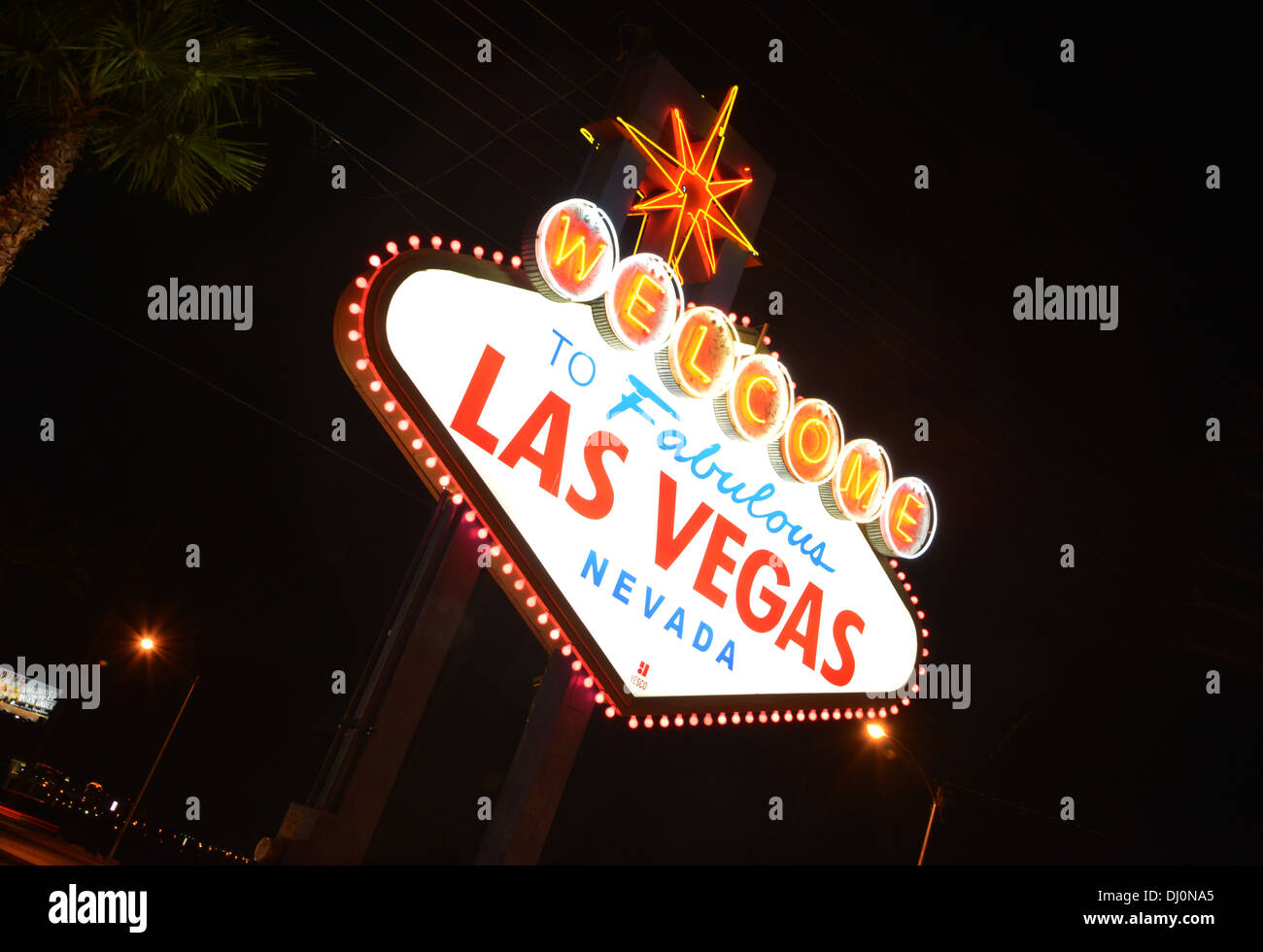 Welcome to Fabulous Las Vegas famous illuminated sign at night Stock ...