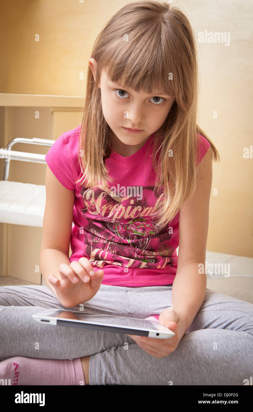 little girl with ipad Stock Photo - Alamy