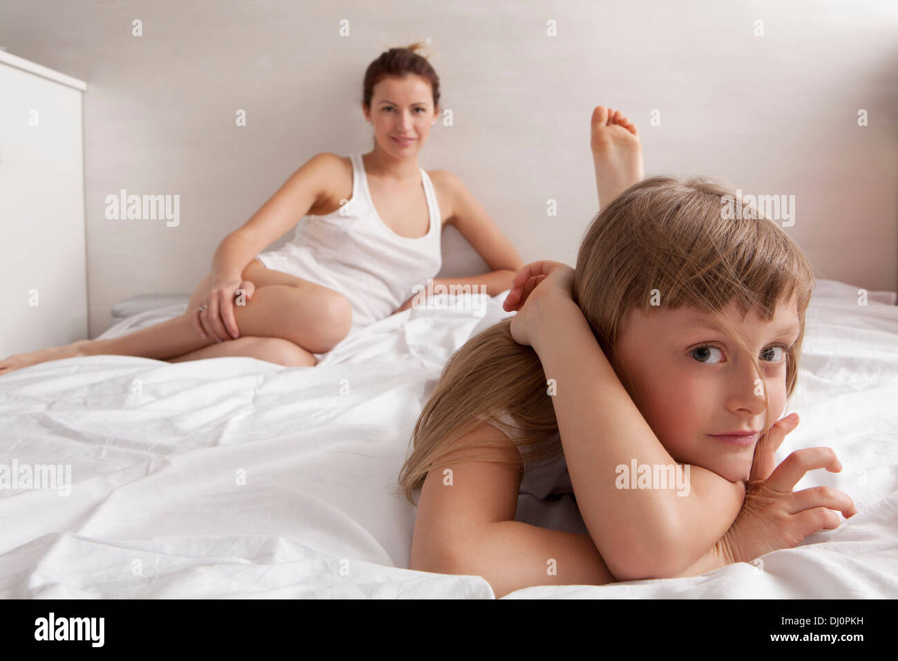 mother and daughter in bed Stock Photo - Alamy