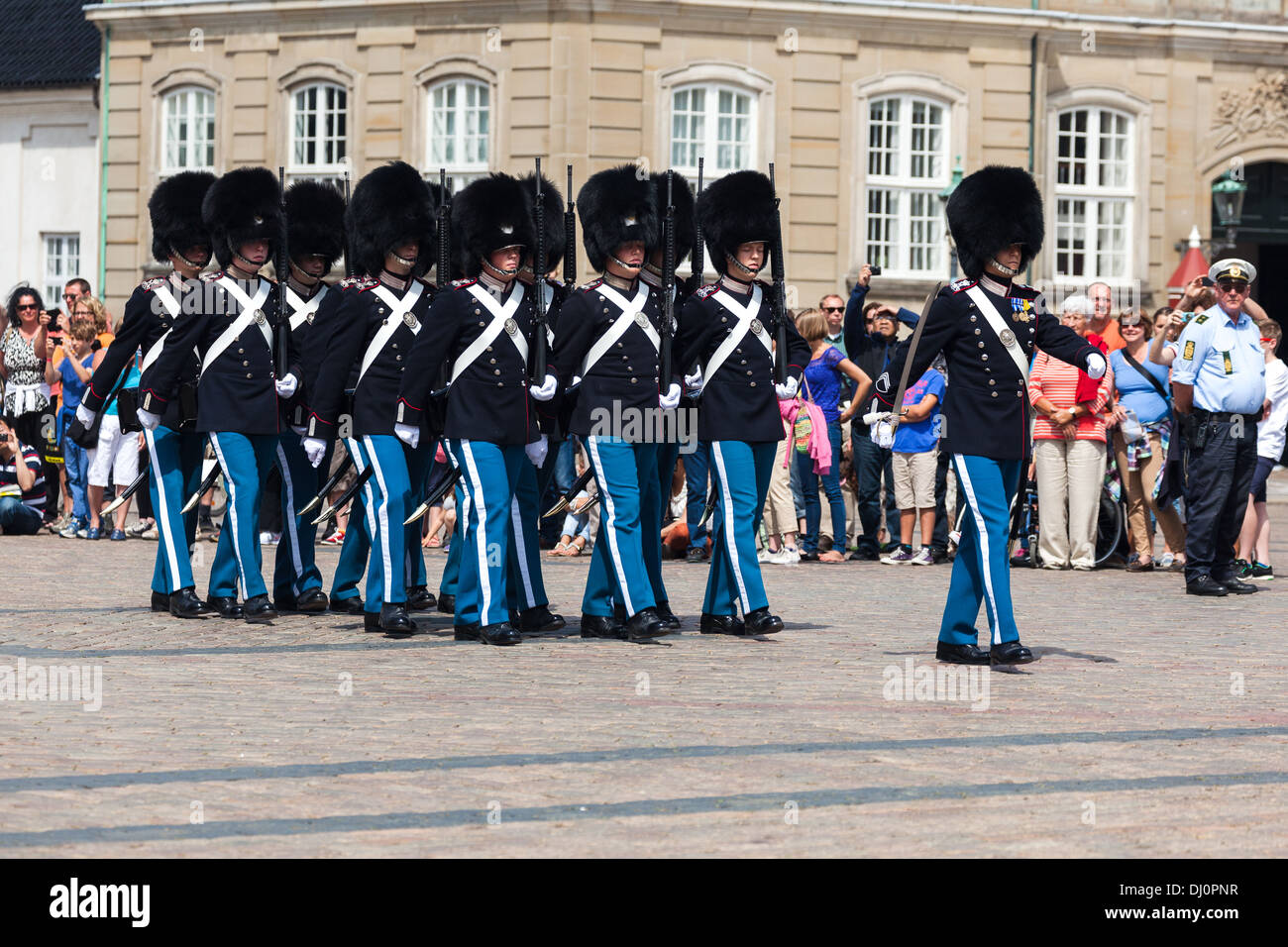 Amalienborg palace danish royal family copenhagen denmark life guards soldiers hi-res stock ...