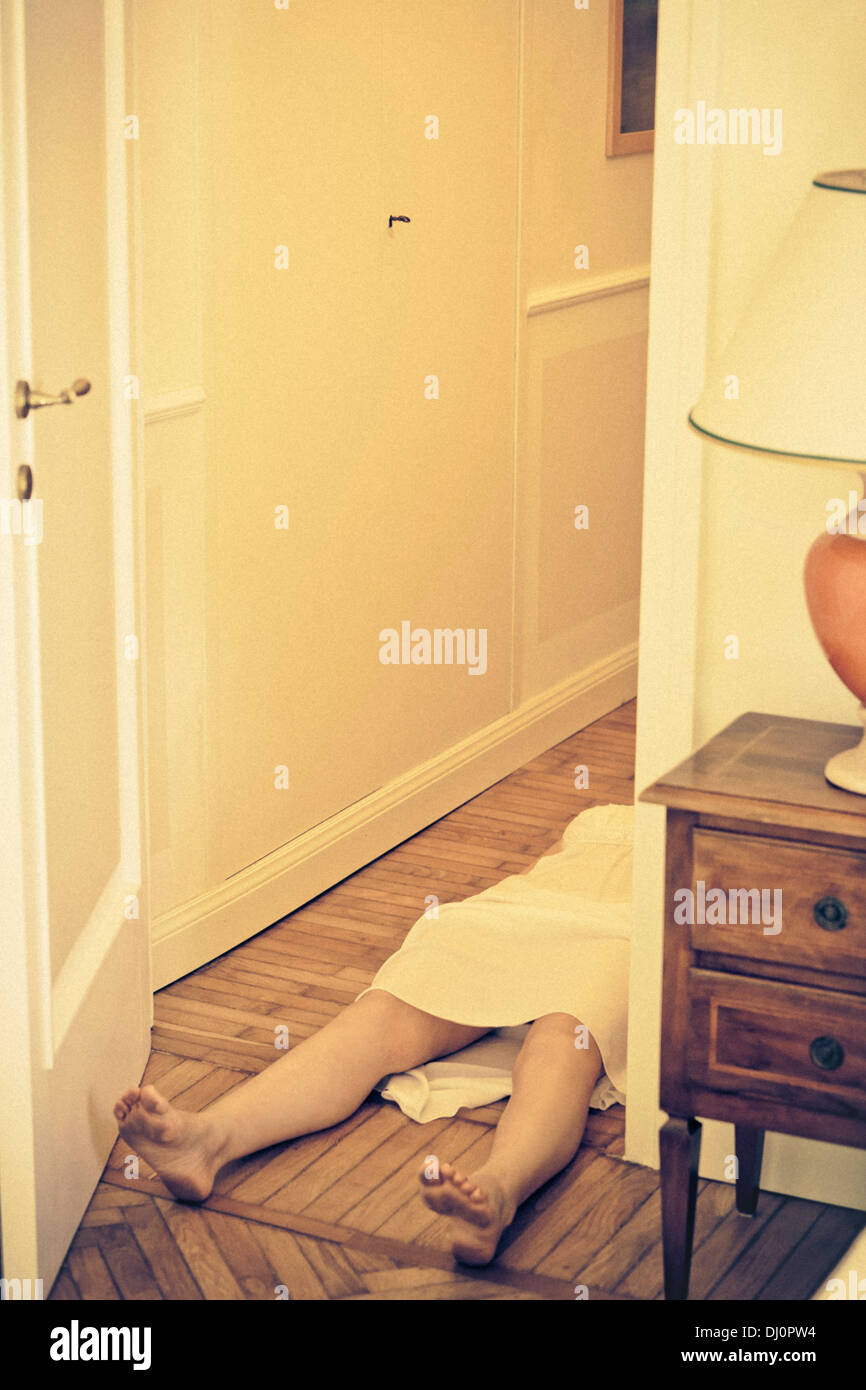 Dead woman hi-res stock photography and images - Alamy