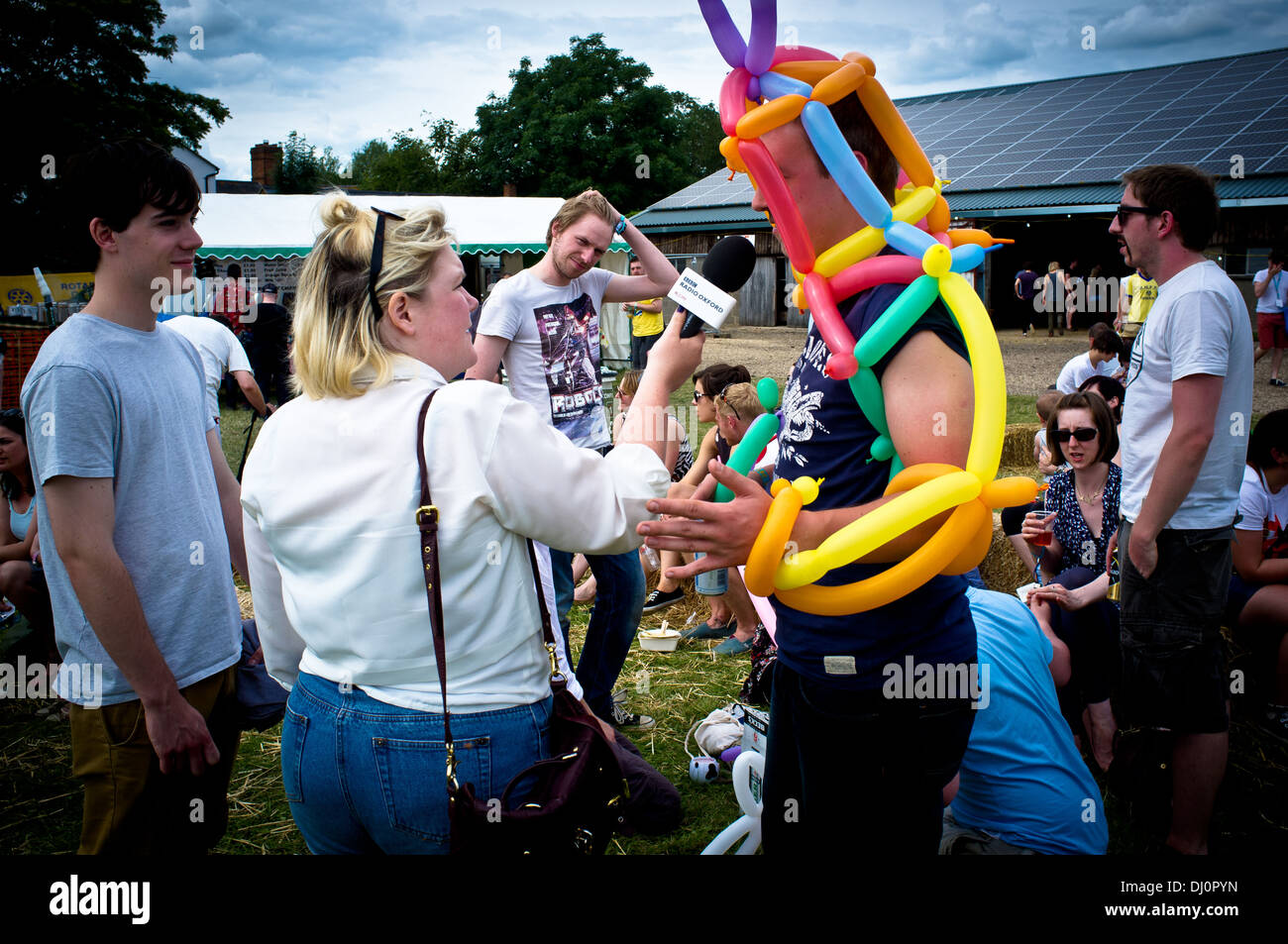 Balloon artist hi-res stock photography and images - Alamy