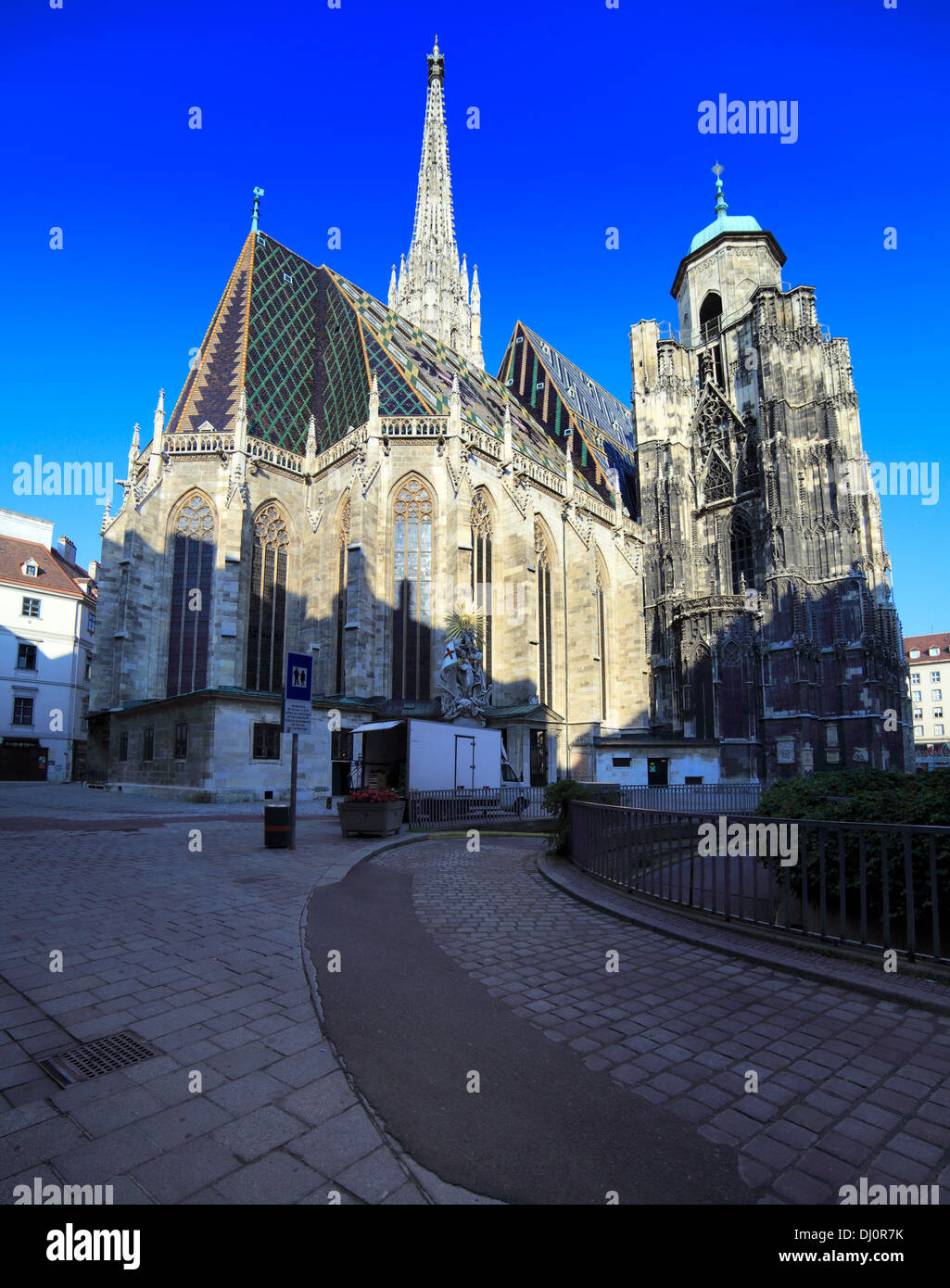 St stephens street hi-res stock photography and images - Alamy