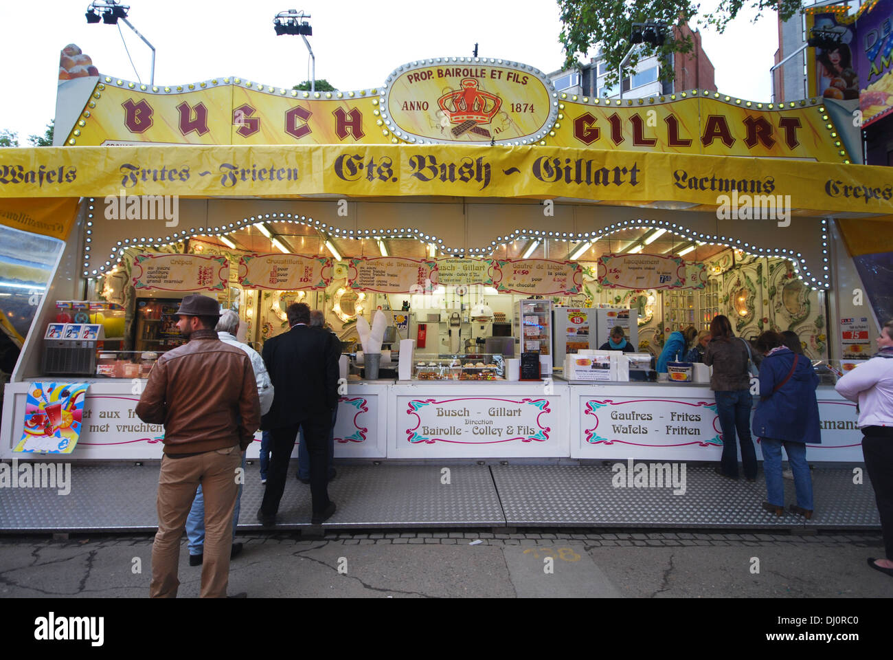 Amusement park food stall hi-res stock photography and images - Alamy