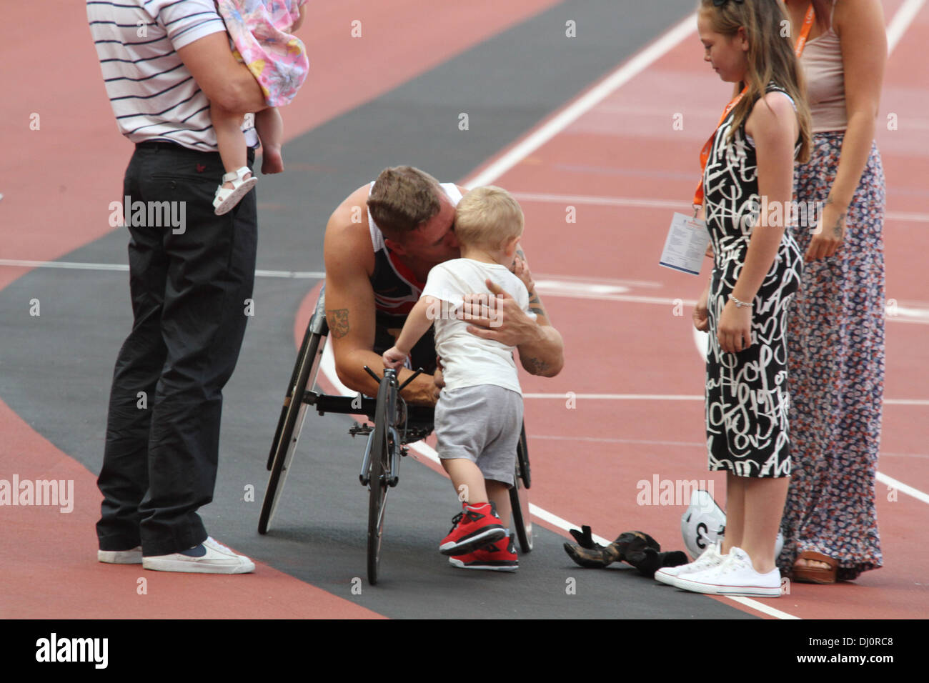 David Weir with his children (Ronie, Mason & Tillia Grace - (upper left ...
