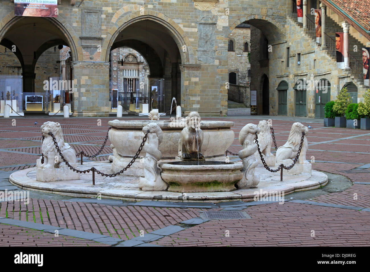 Contarini Fountain in Piazza Vecchia, Bergamo Alta, Italy Stock Photo ...