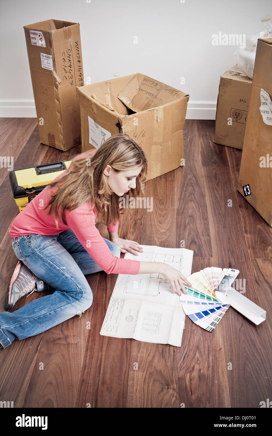 Move vertical hi-res stock photography and images - Alamy