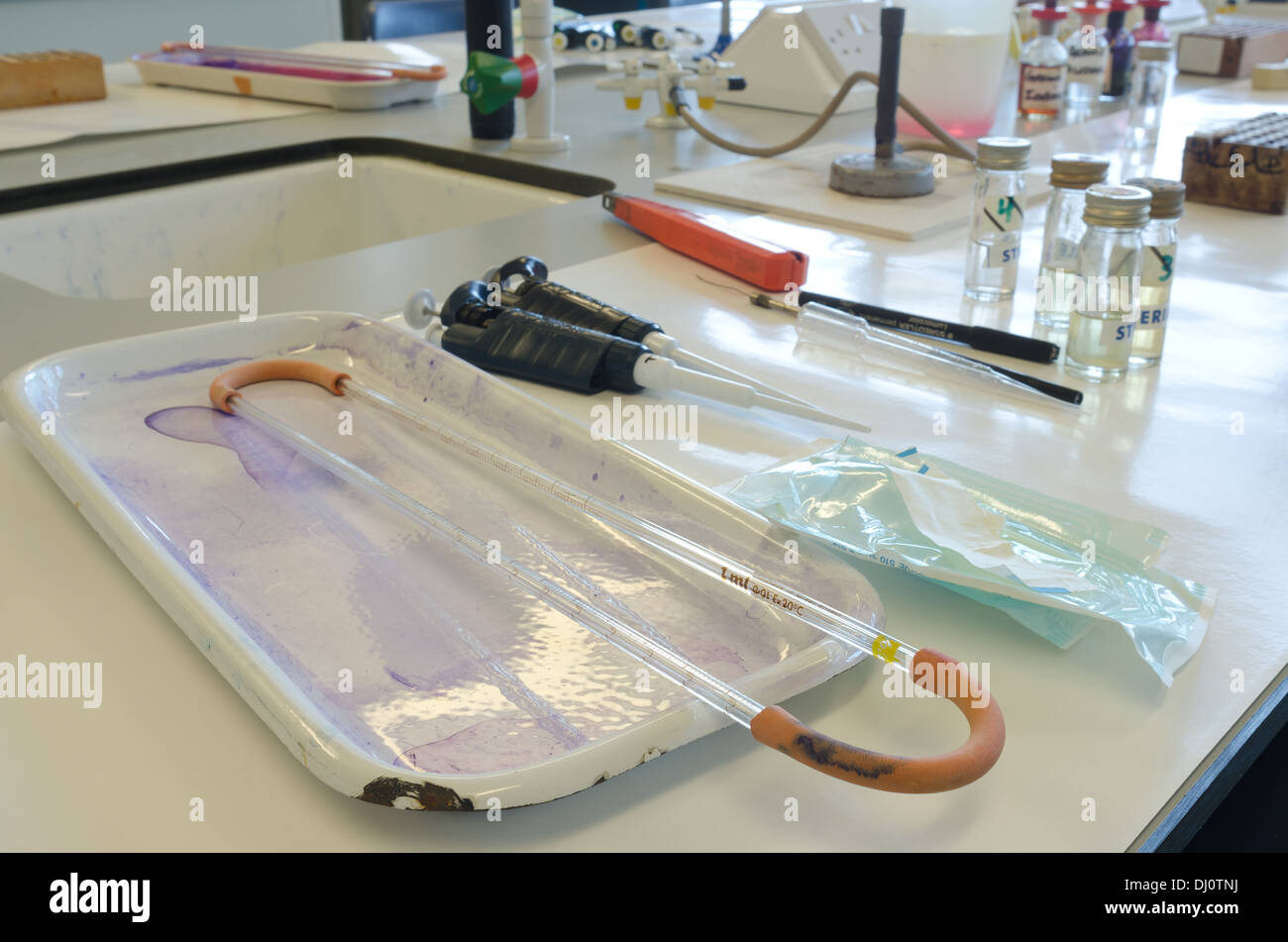 Autoclave chemistry laboratory hi-res stock photography and images - Alamy