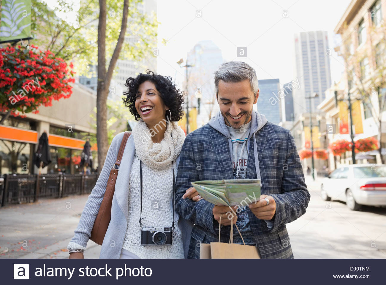 Couple map hi-res stock photography and images - Alamy