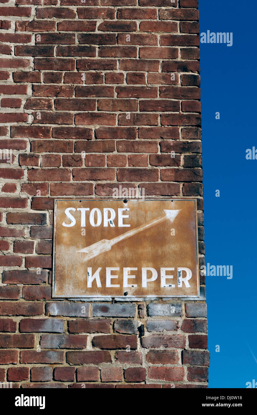 Wayfinding signage hi-res stock photography and images - Alamy