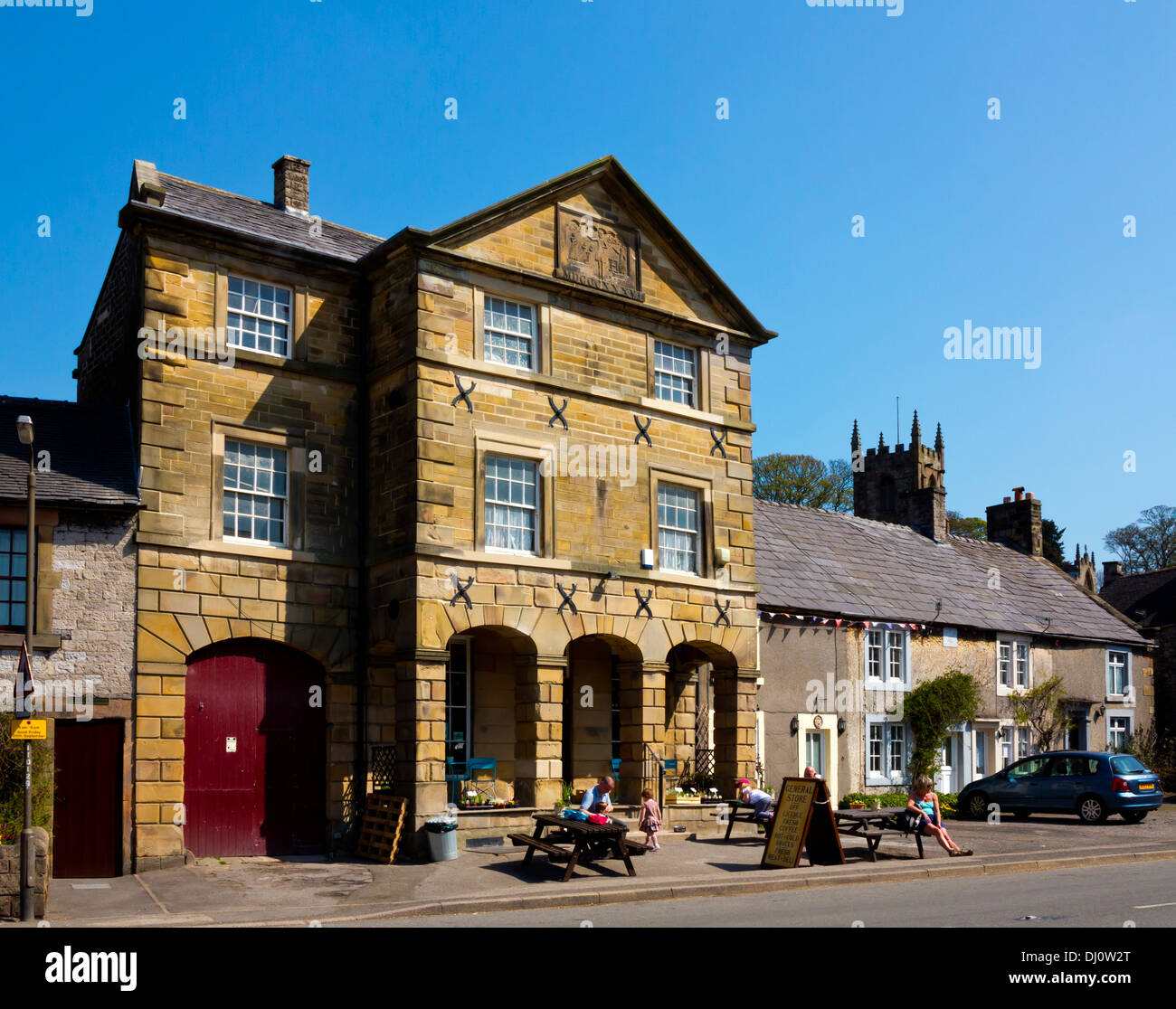 Three Storey Shop High Resolution Stock Photography and Images - Alamy