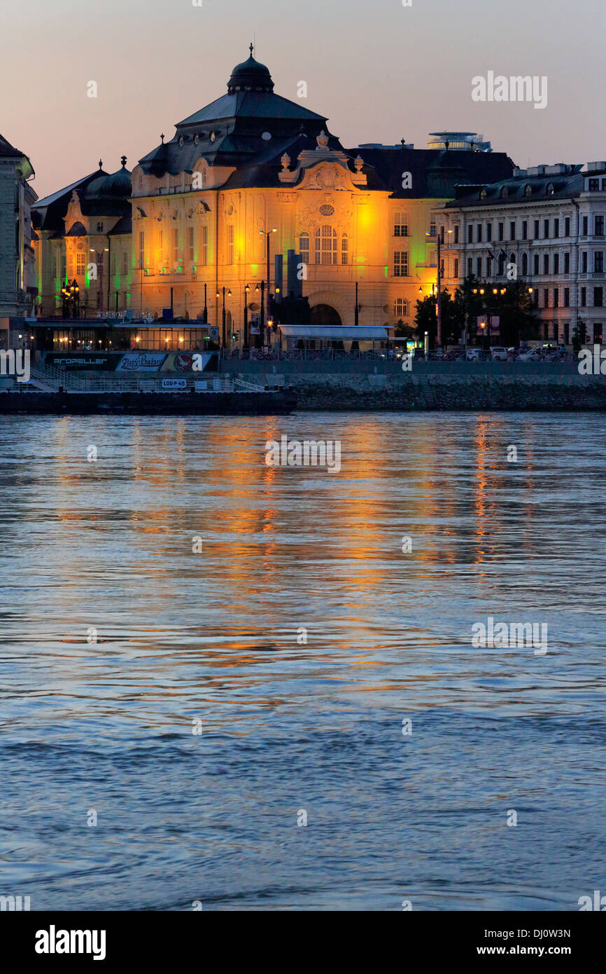 Philharmonic hi-res stock photography and images - Alamy