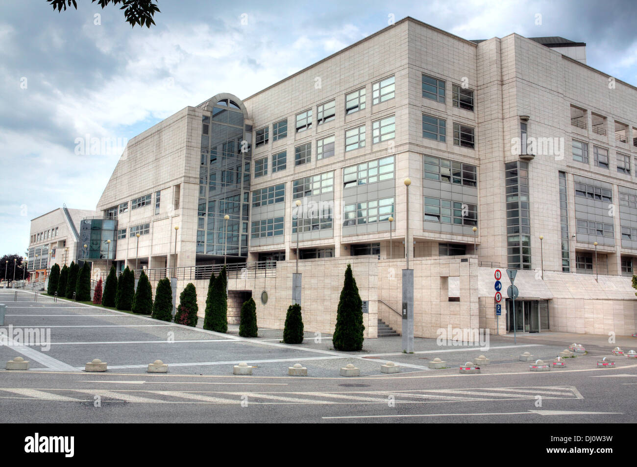 New Slovak National Theatre building, Bratislava, Slovakia Stock Photo ...