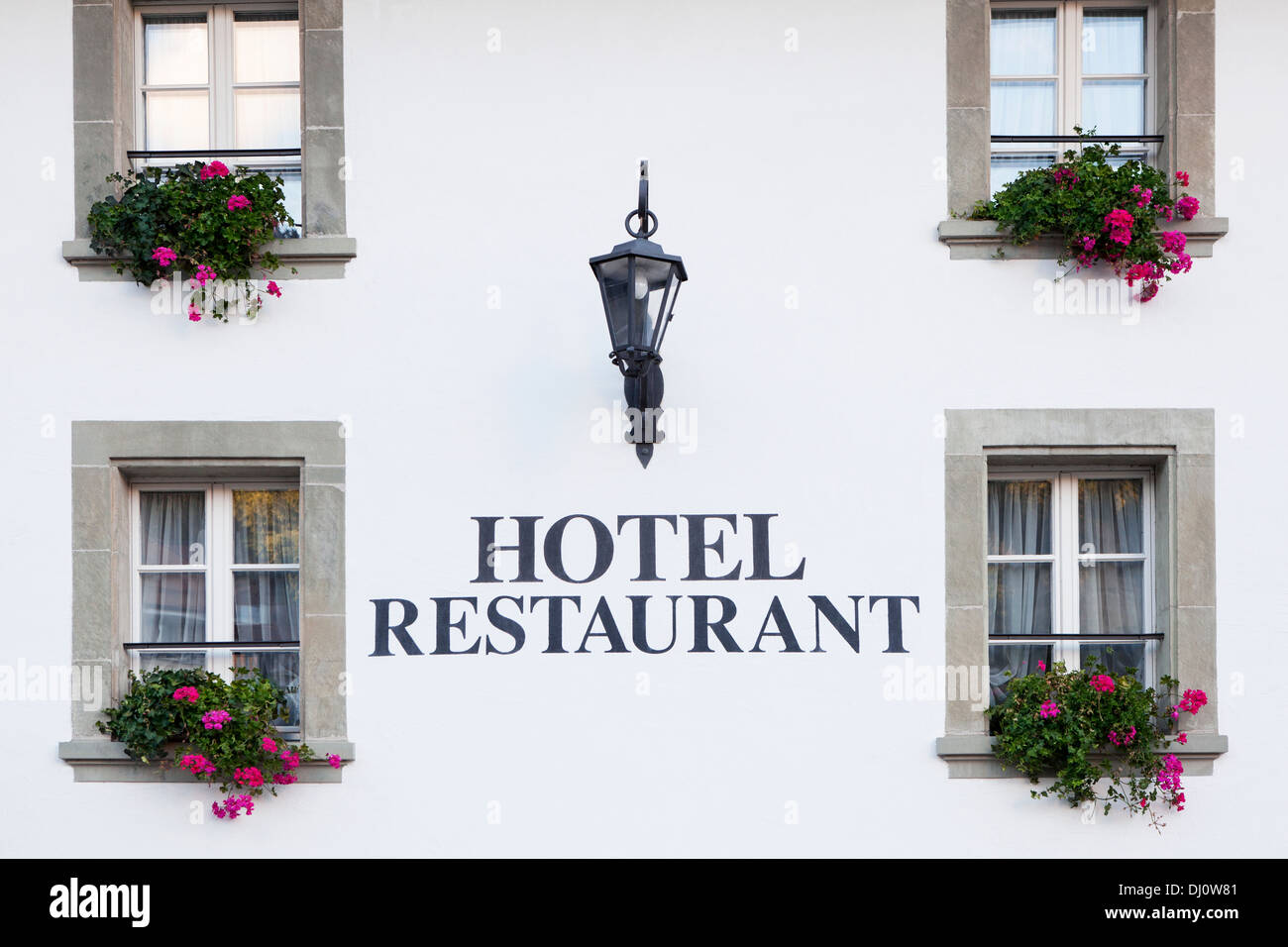 Classic restaurant windows hi-res stock photography and images - Alamy