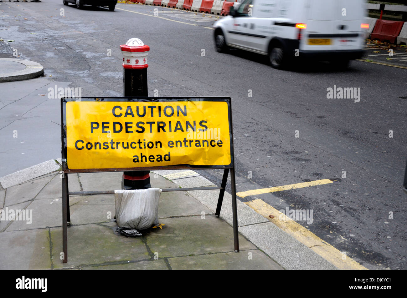 London, England, UK. Roadsign - Caution Pedestrians Stock Photo - Alamy
