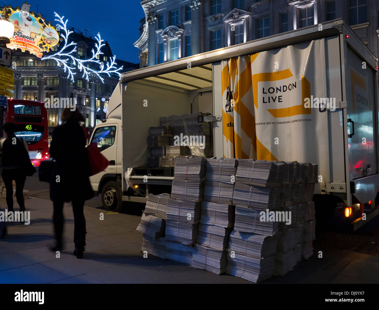 Oxford street london evening standard hi-res stock photography and ...