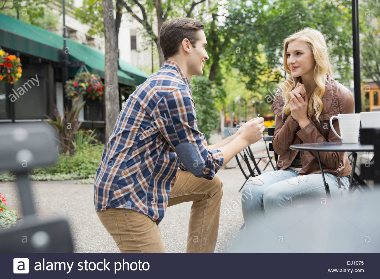 Man proposing with ring hi-res stock photography and images - Alamy