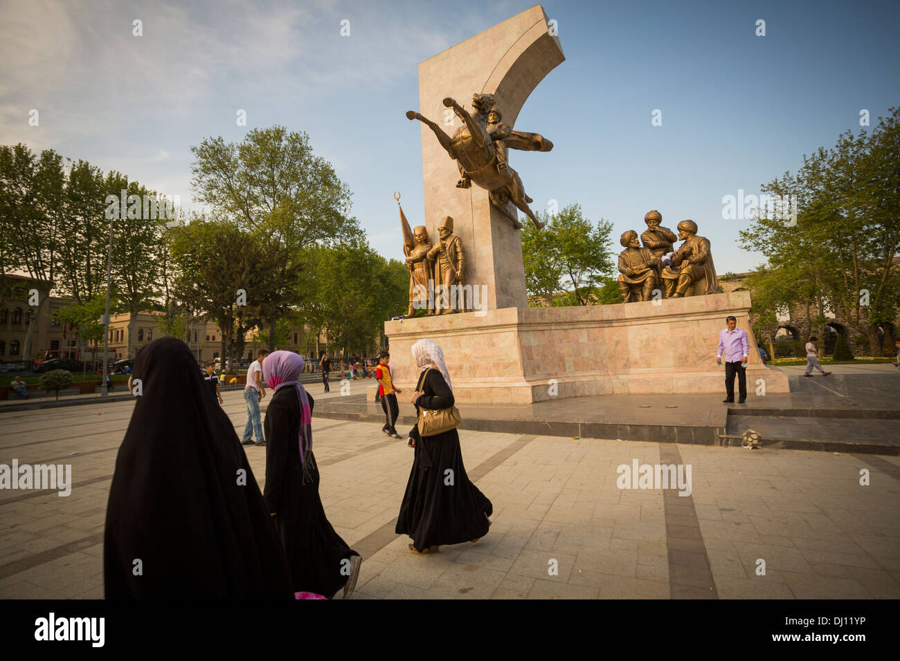 Sultan Mehmed II statue in Sarachane Park - Aksaray, Istanbul, Turkey ...