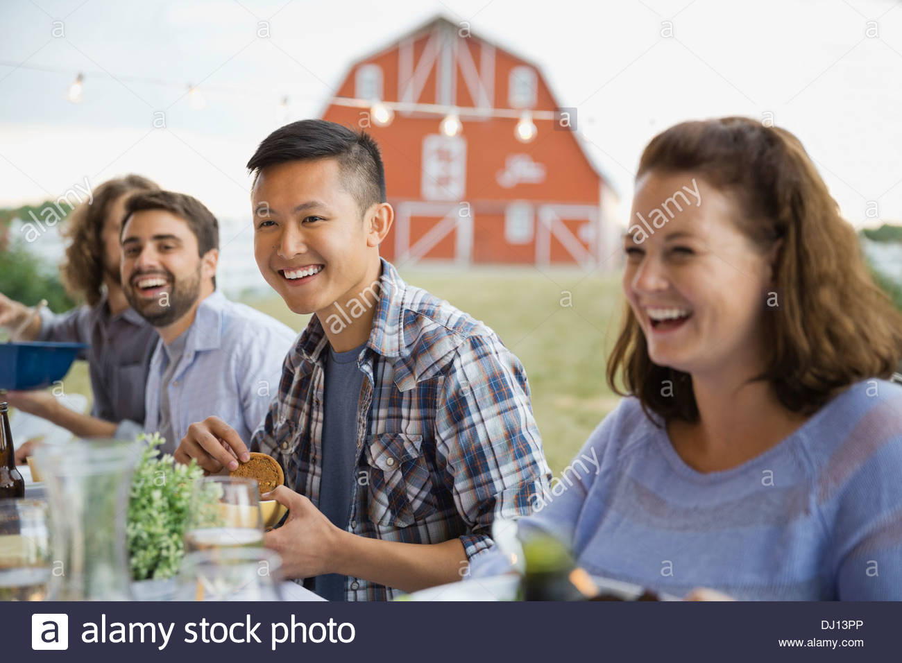 Group of people having dinner hi-res stock photography and images - Alamy