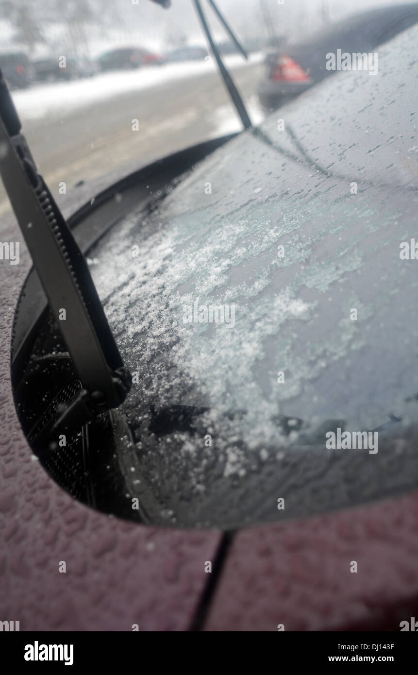 Frosted car window hi-res stock photography and images - Alamy