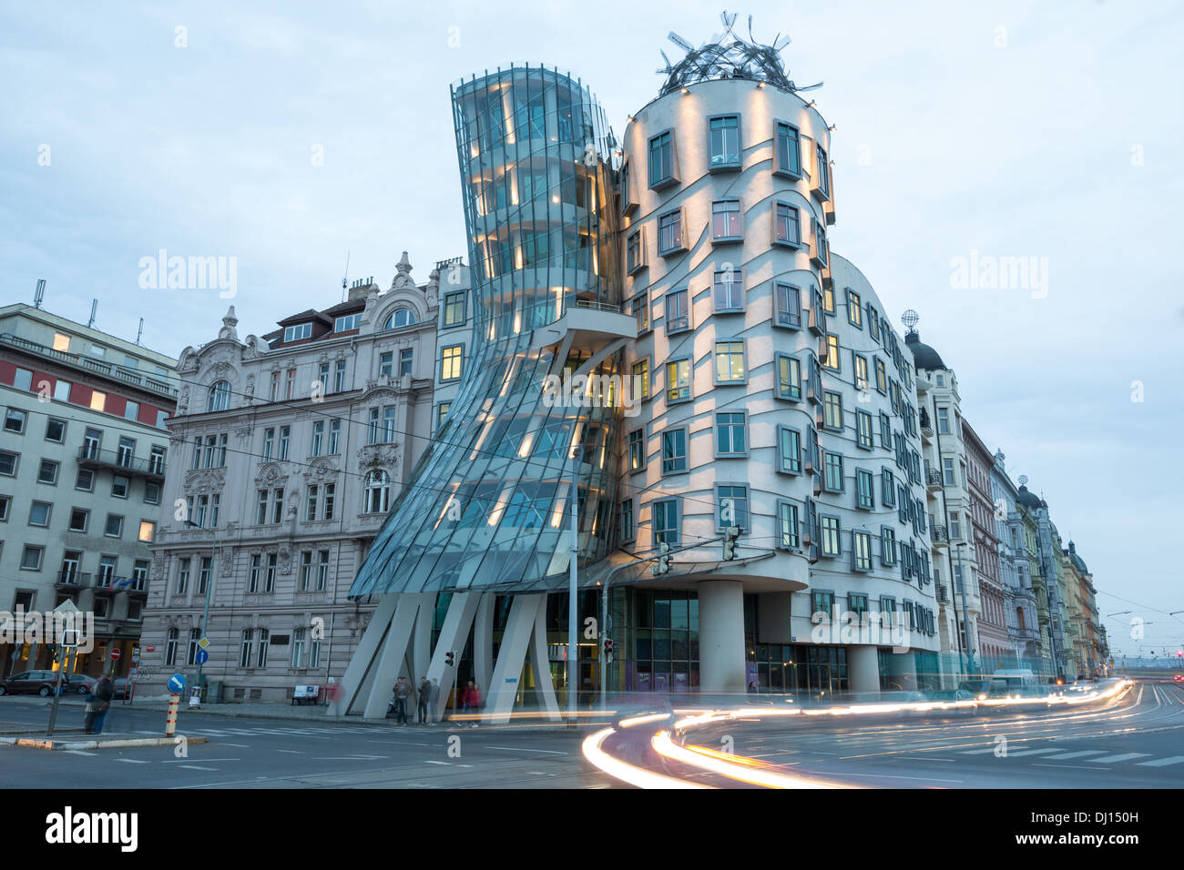 Dancing house in Prague Stock Photo - Alamy