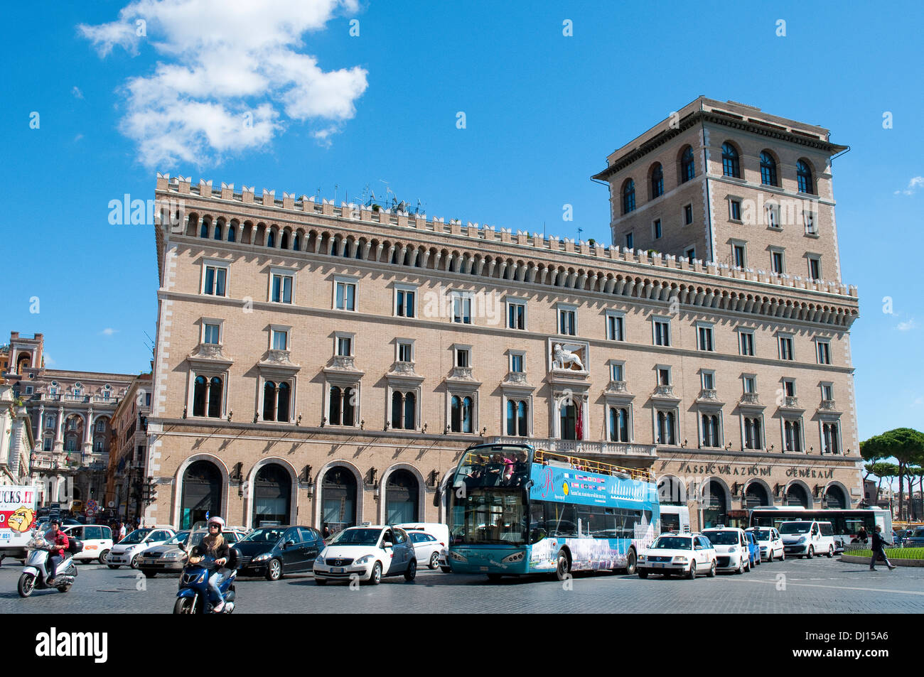 Palazzo venezia hi-res stock photography and images - Alamy