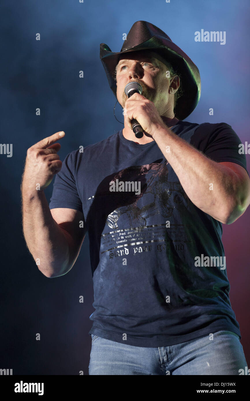 Trace adkins hi-res stock photography and images - Alamy