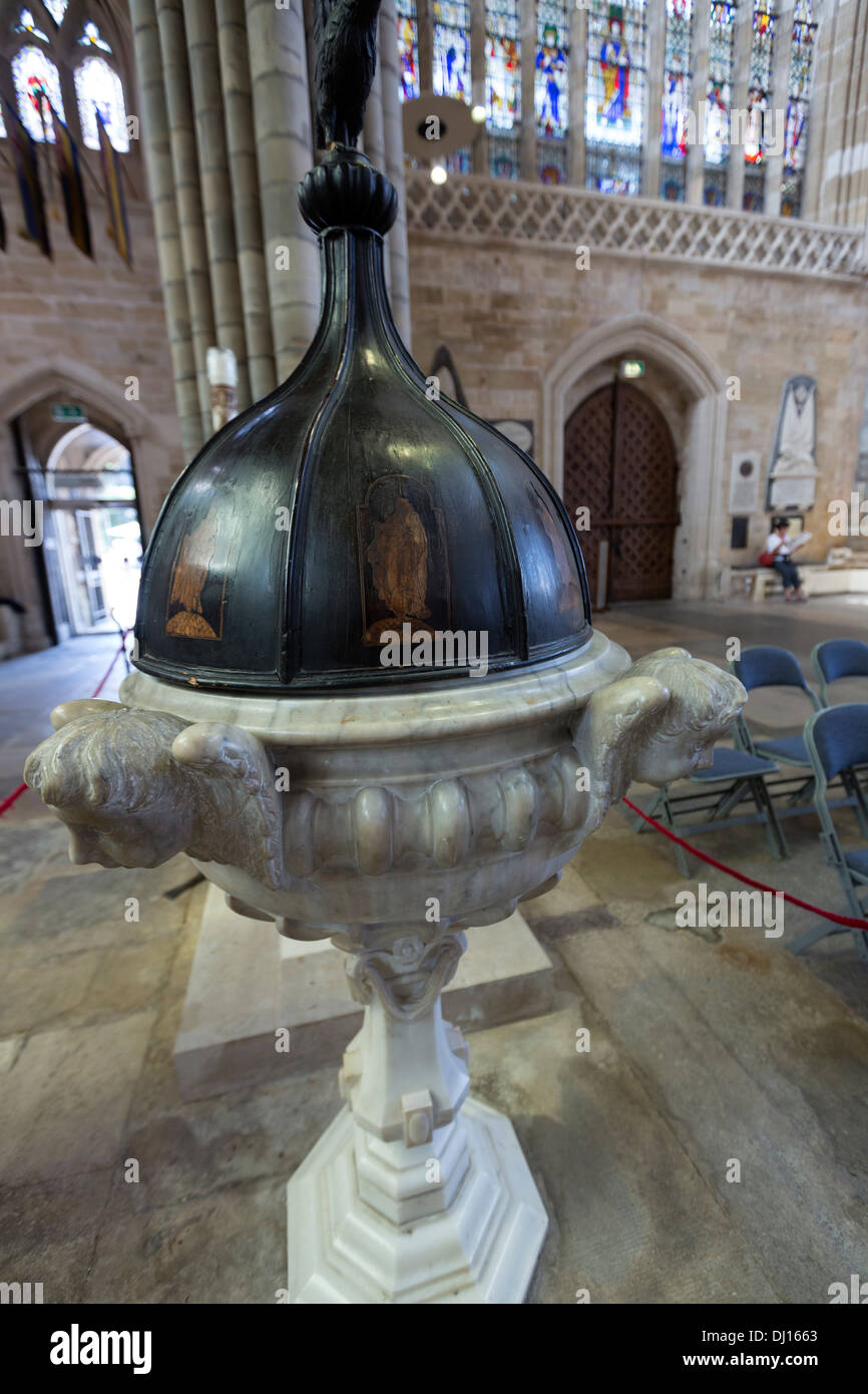 Chalice shaped font of white marble hi-res stock photography and images ...
