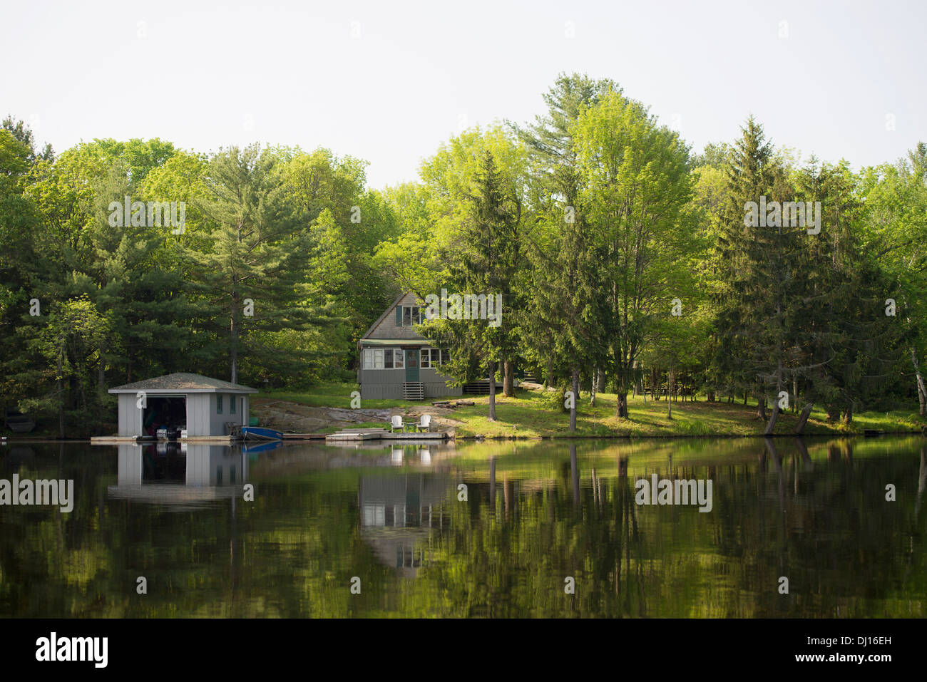 Muskoka cottages hi-res stock photography and images - Alamy