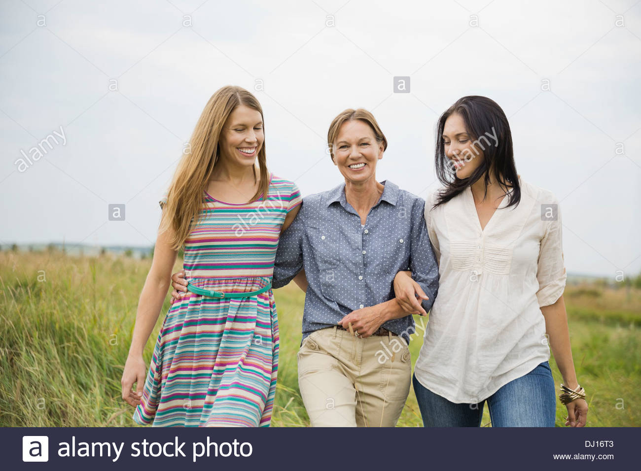 Female family hi-res stock photography and images - Alamy