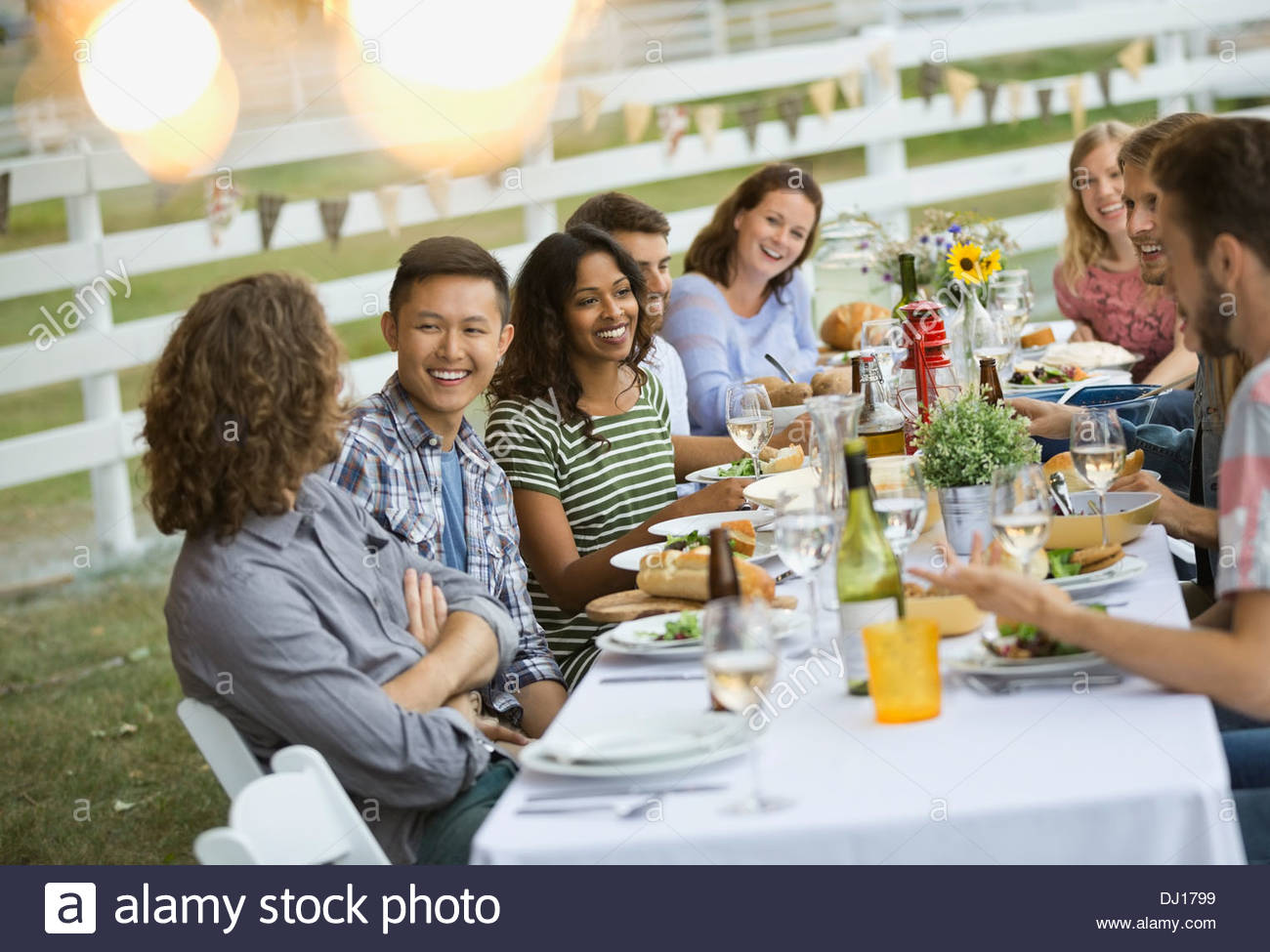 Group of people having dinner hi-res stock photography and images - Alamy