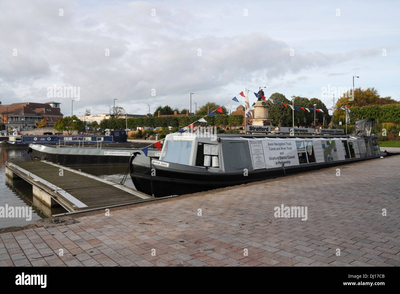 The Canal Wharf in Stratford Upon Avon England Bancroft basin, british ...