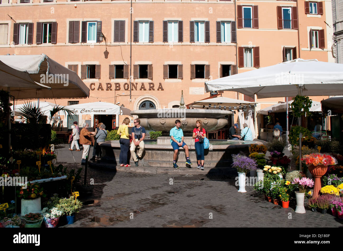 Market flower stalls hi-res stock photography and images - Alamy