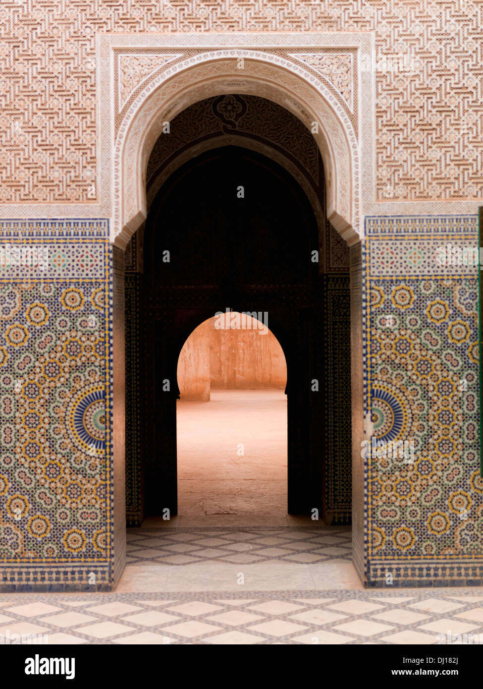 Keyhole arch hi-res stock photography and images - Alamy