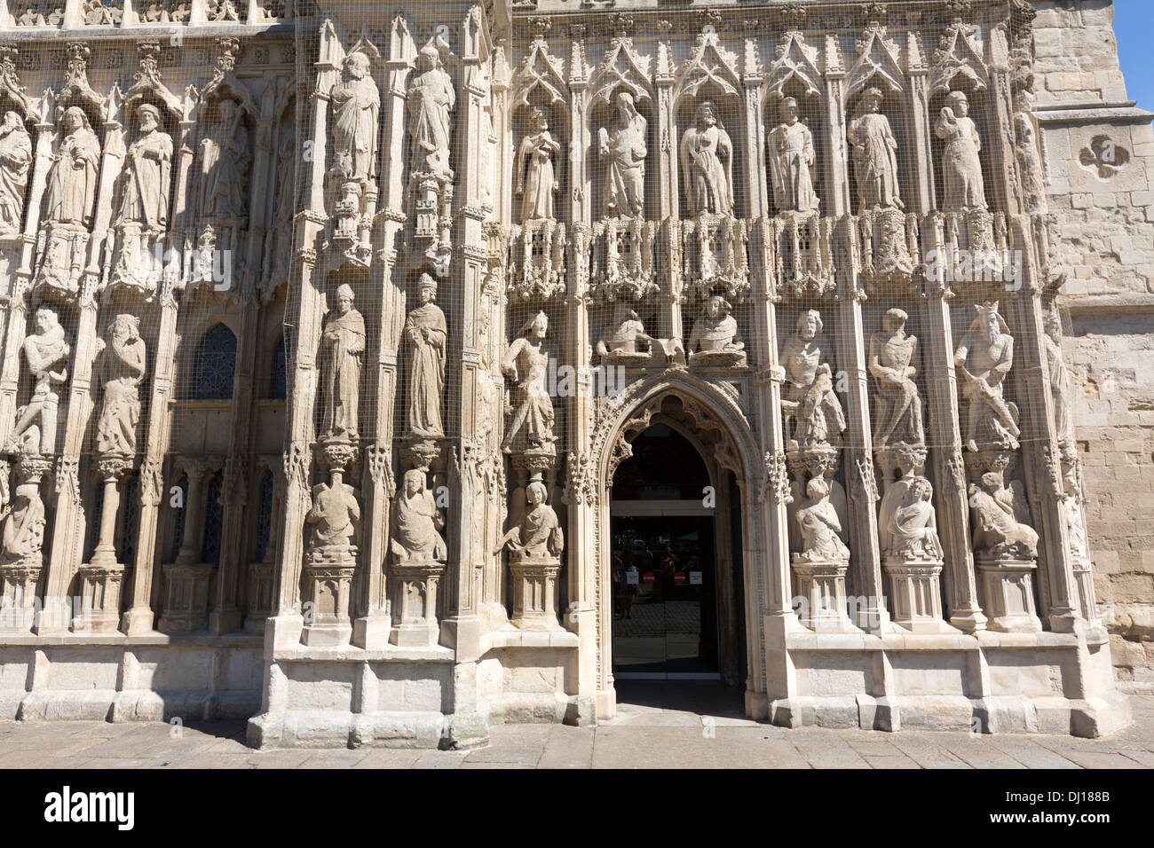 Portal sculptures hi-res stock photography and images - Alamy