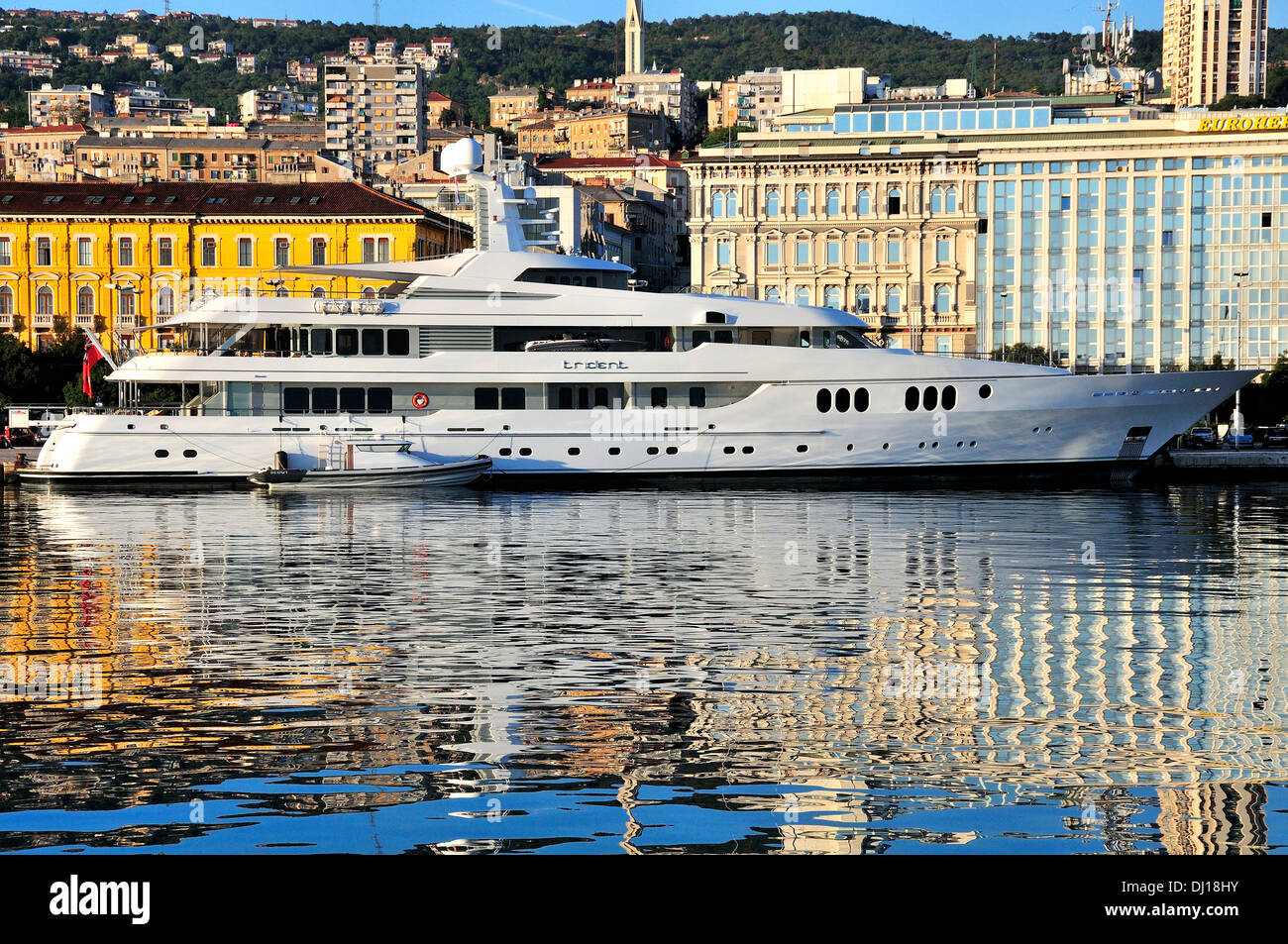 Superyacht moored hi-res stock photography and images - Alamy